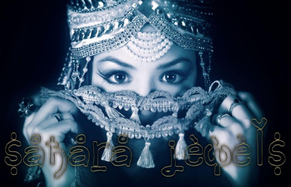 1 Free Caps Only, Crown Font · 1001 Fonts