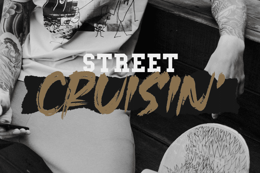 Crowned Font · 1001 Fonts