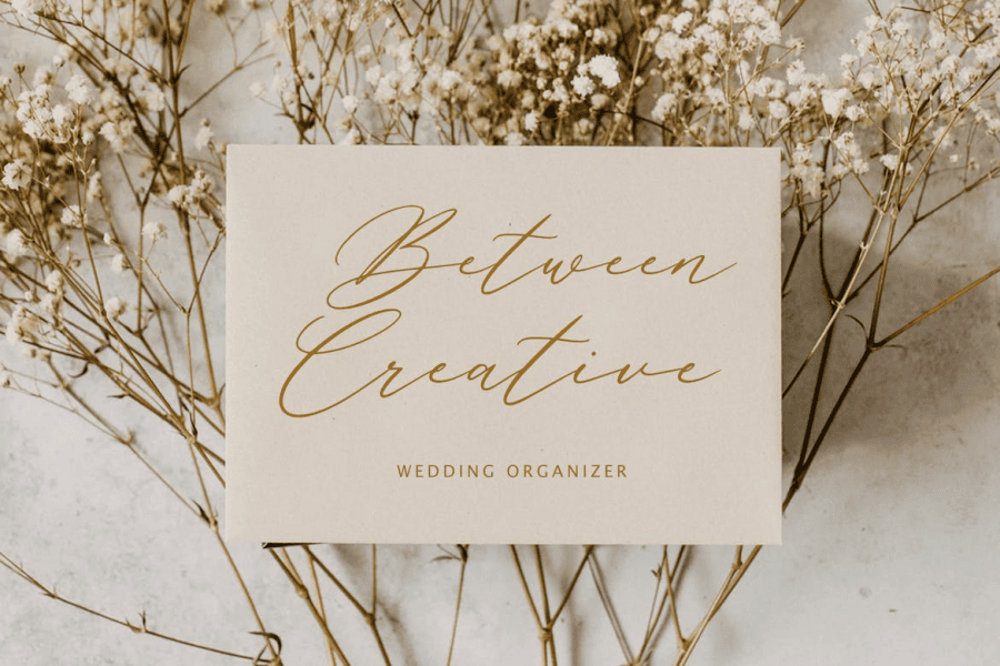 Hellow Script Font · 1001 Fonts