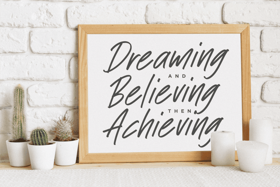 Hungry Dreamy Font · 1001 Fonts