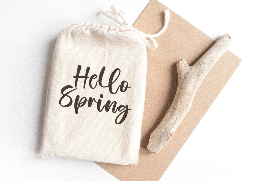 Kissing Love Font Family · 1001 Fonts